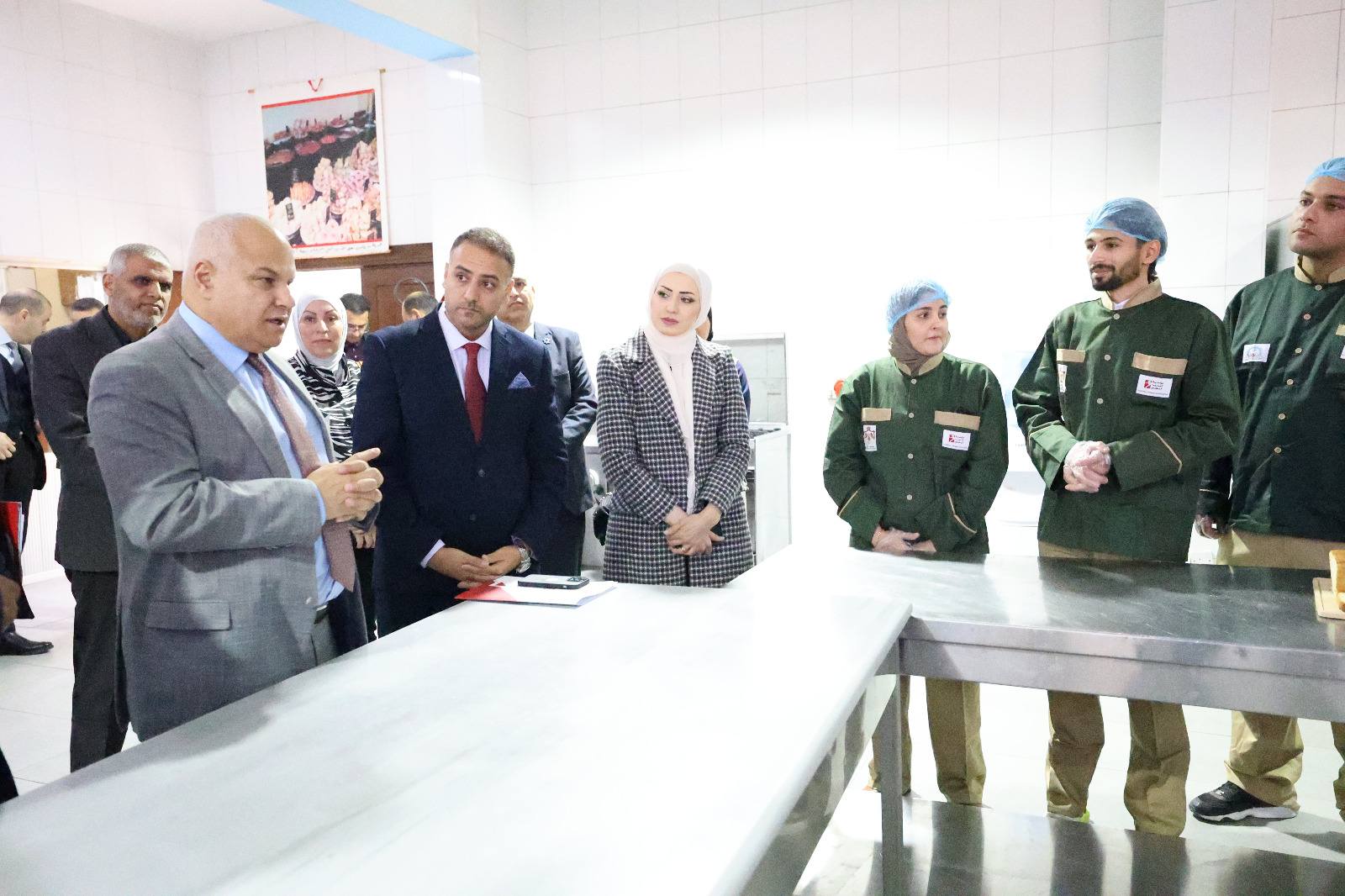 The minister of Labor reviews the programs of the Jordanian Academy for ...